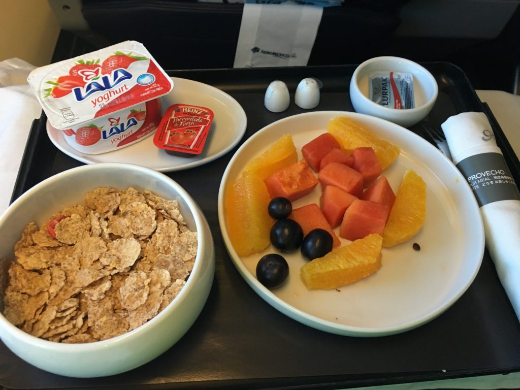 Review: Aeromexico Clase Premier B737 Mexico City to Los Angeles - Travelling the World
